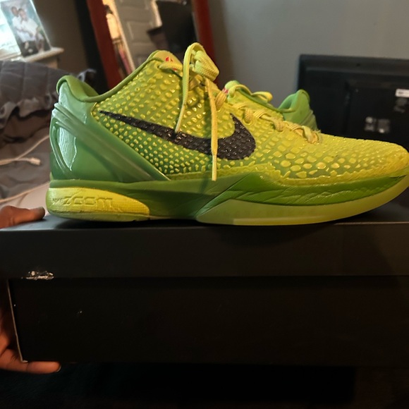 Nike | Shoes | Kobe 6 Proto Grinch Size 5 | Poshmark